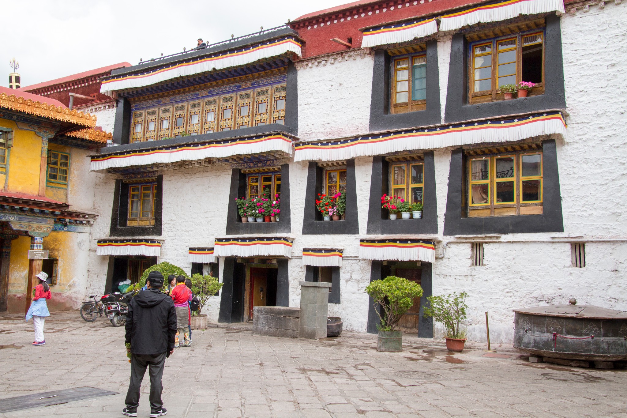 Tibet lhasa Jokhang Temple - China ChengDu Tours, Chengdu Panda ...